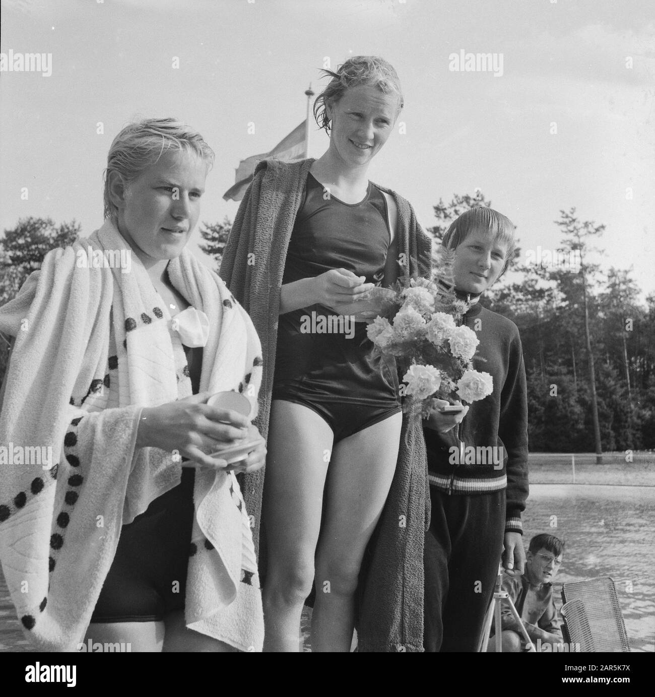 L swimming pool Black and White Stock Photos & Images - Alamy