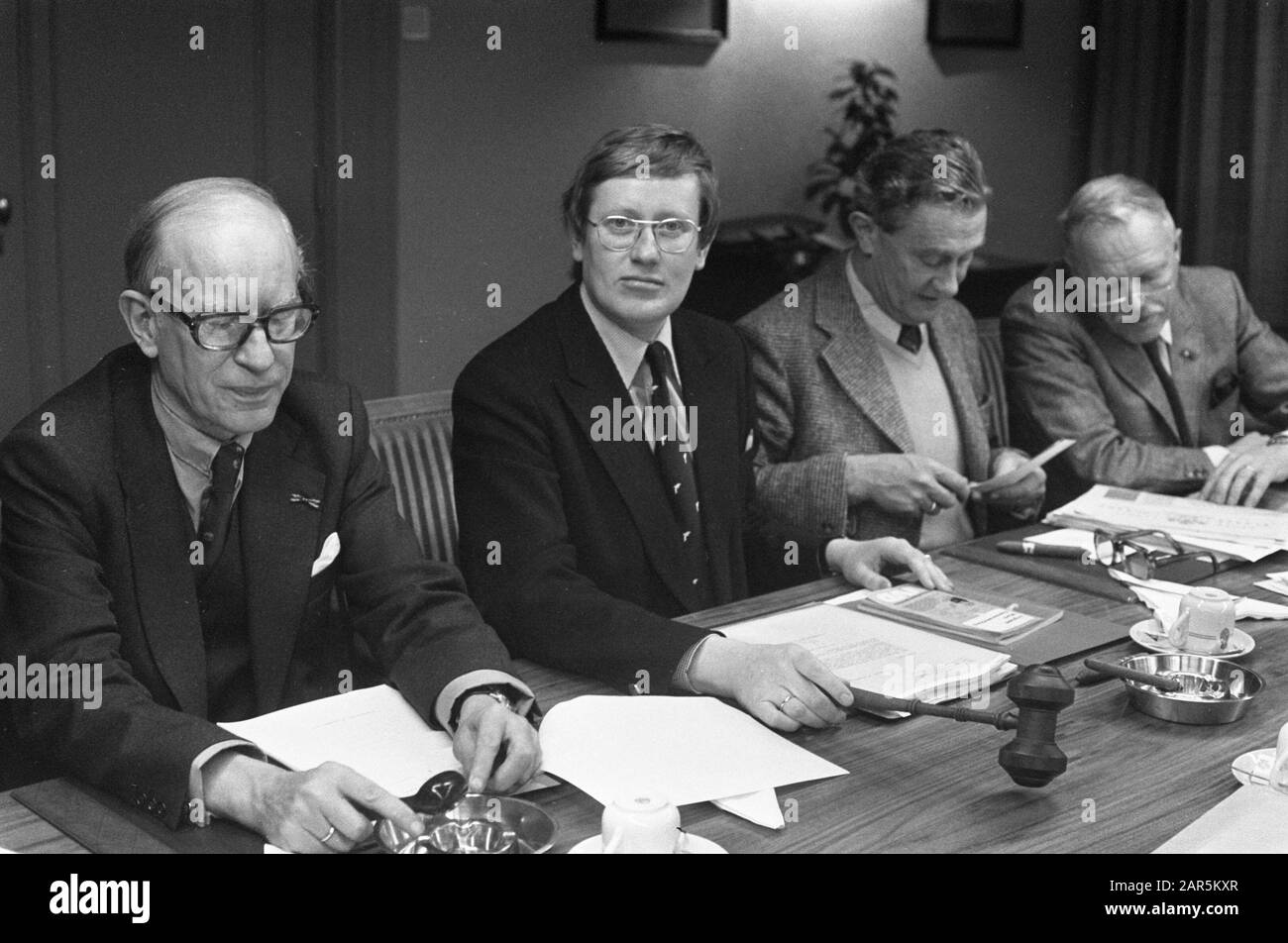 Cabinet minister meetings Black and White Stock Photos & Images - Alamy