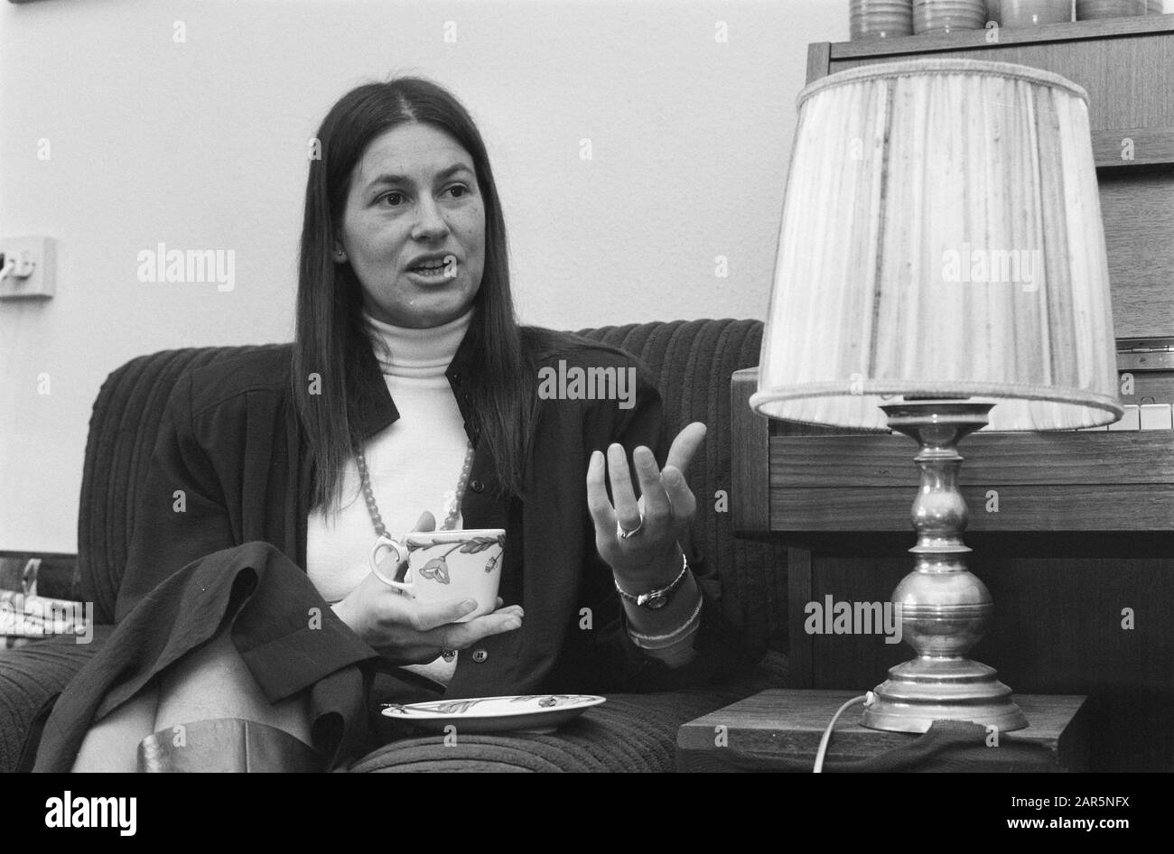 Karen Hamaker Date: April 24, 1989 Personal name: Hamaker, K Stock ...