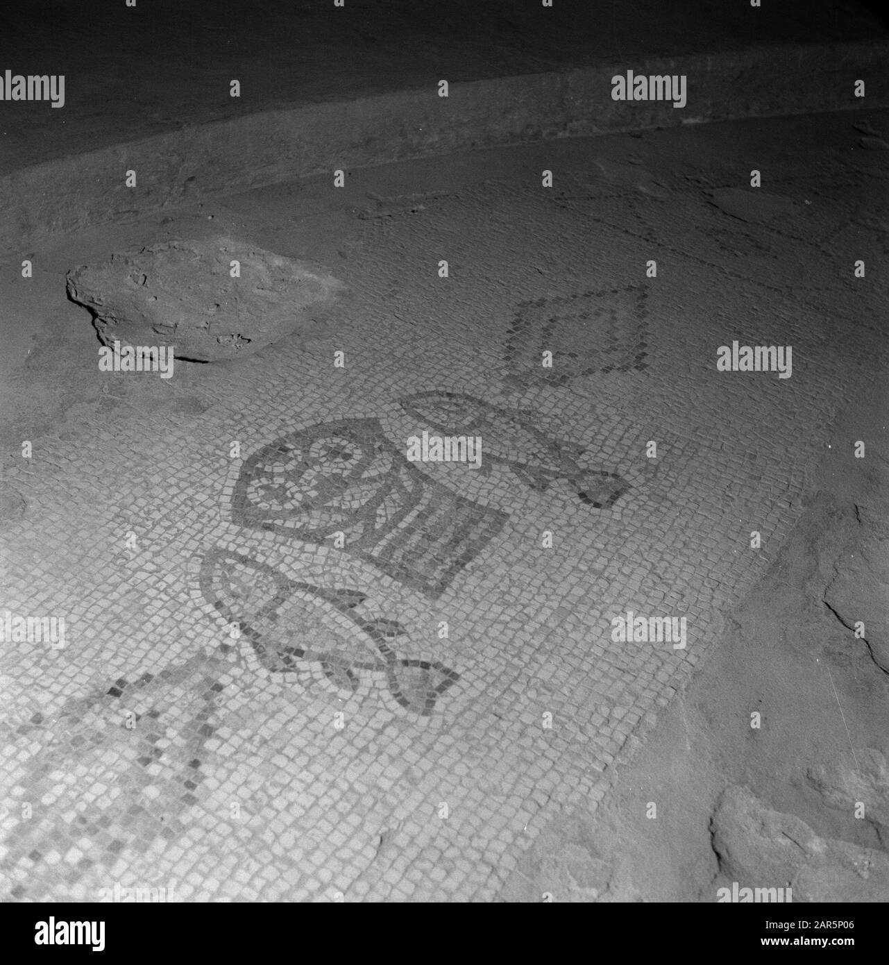 Multiplication bread fish hi-res stock photography and images - Alamy