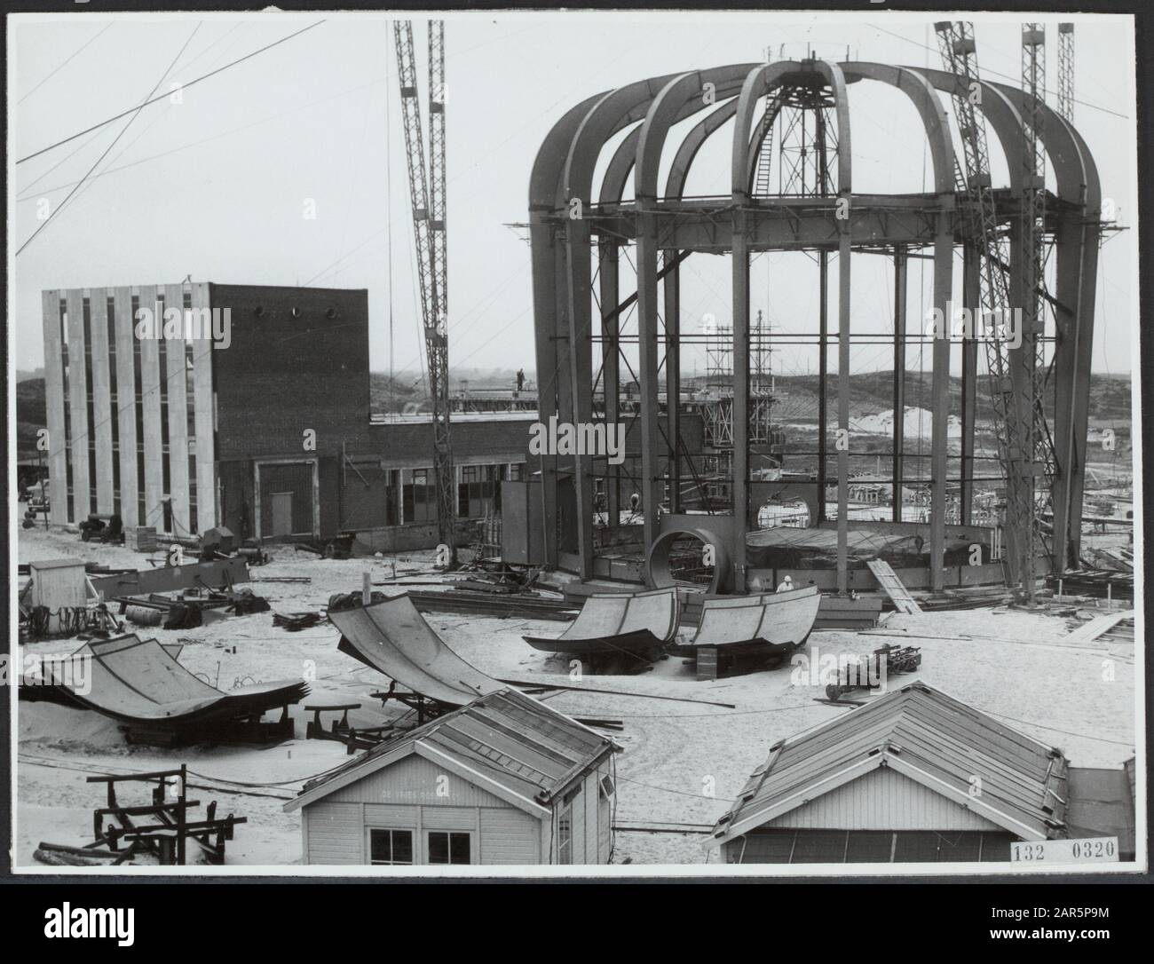 nuclear reactors, extension Date: undated Location: Petten Keywords ...