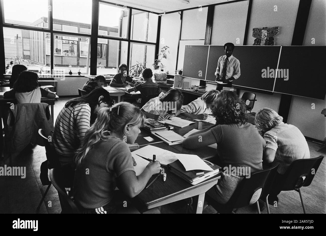 Pearl school hi-res stock photography and images - Alamy