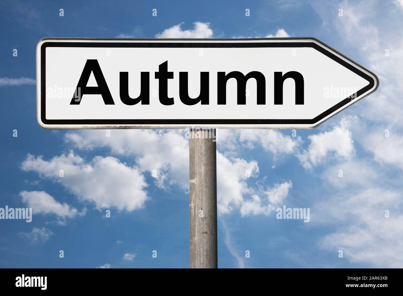 Signs of autumn hi-res stock photography and images - Alamy