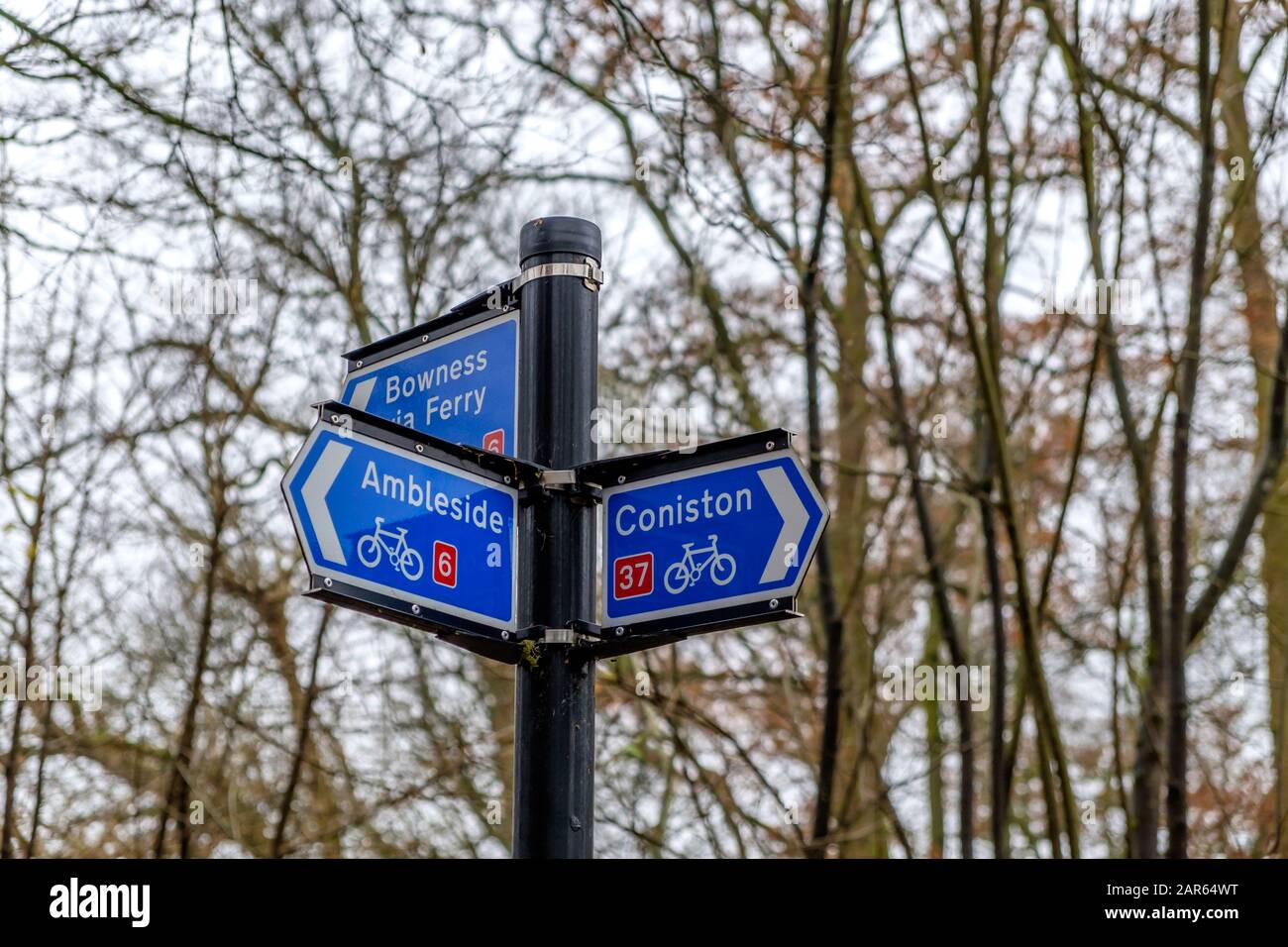 Footpath Waymarker in The Lake District In Autumn Stock Photo - Alamy