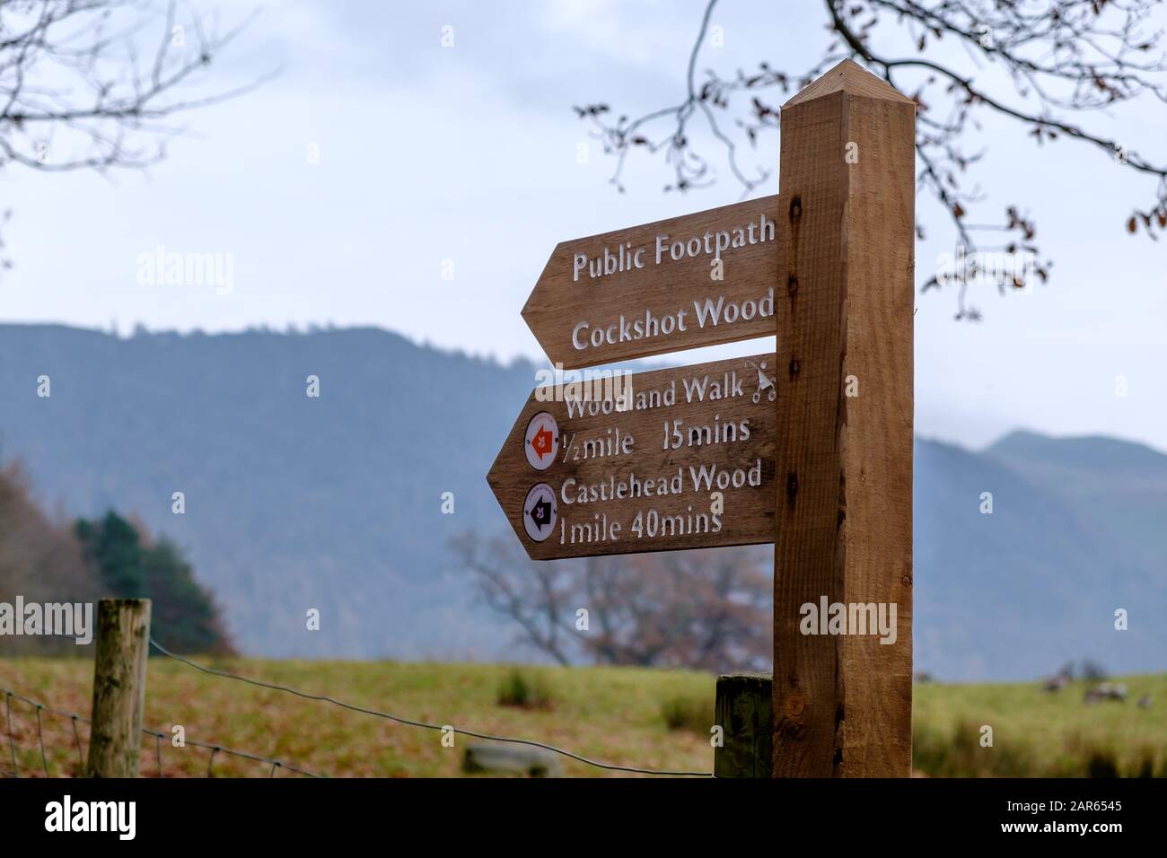 Footpath Waymarker in The Lake District In Autumn Stock Photo - Alamy