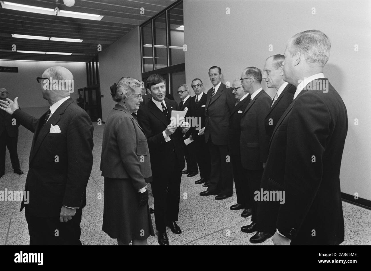 Openings etc hi-res stock photography and images - Alamy