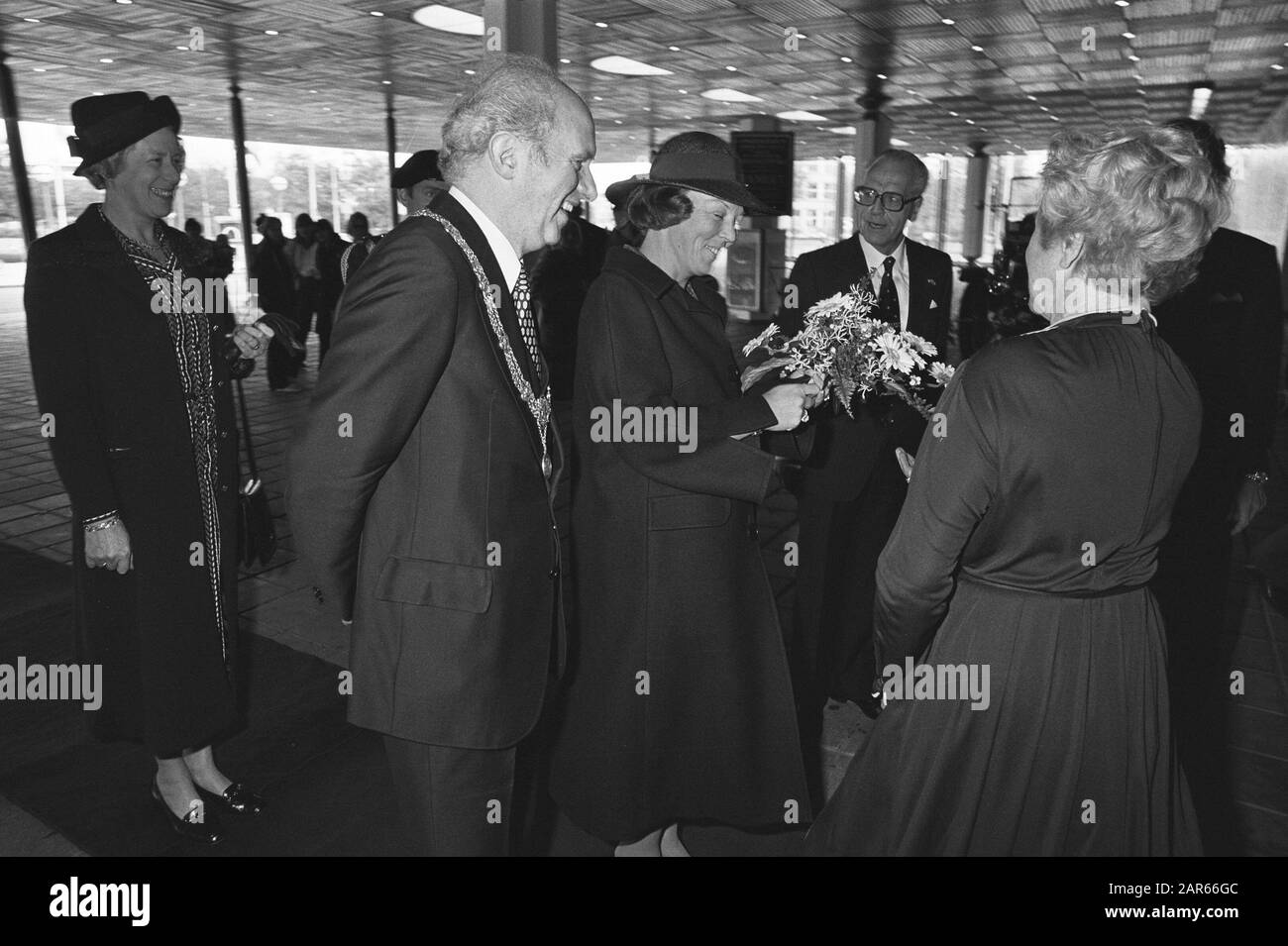 Queen attended annual meeting of Dutch society of mayors, t.g.v. 25th ...