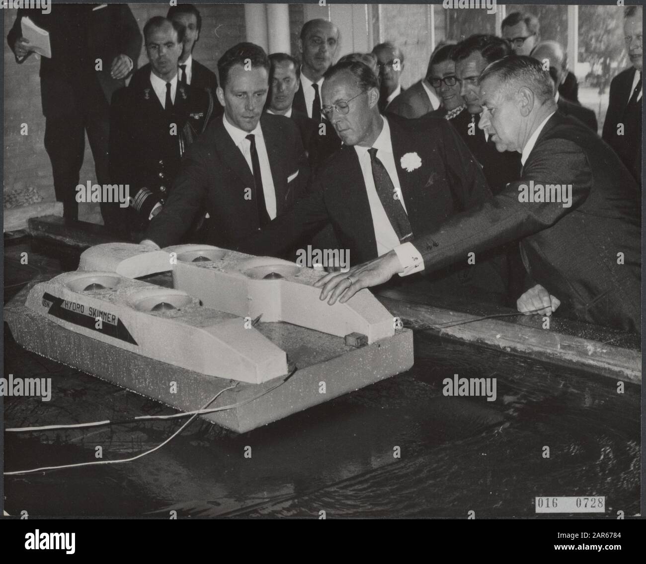 royal house, princes, openings, laboratories, scale models, Bernhard ...