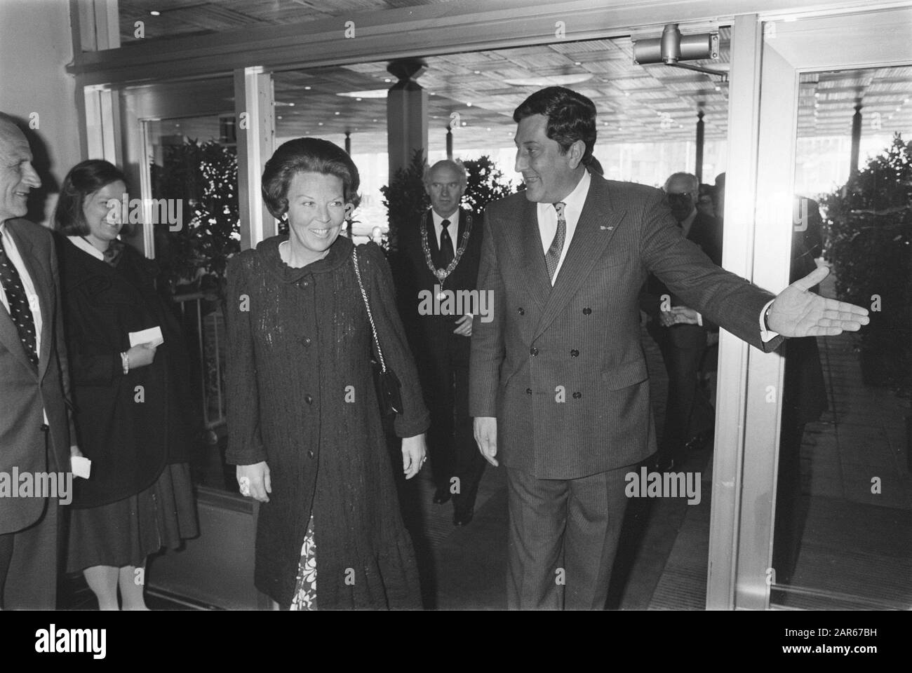 Royal family present at recordings AVROTV Van Ganser Harte; Queen ...