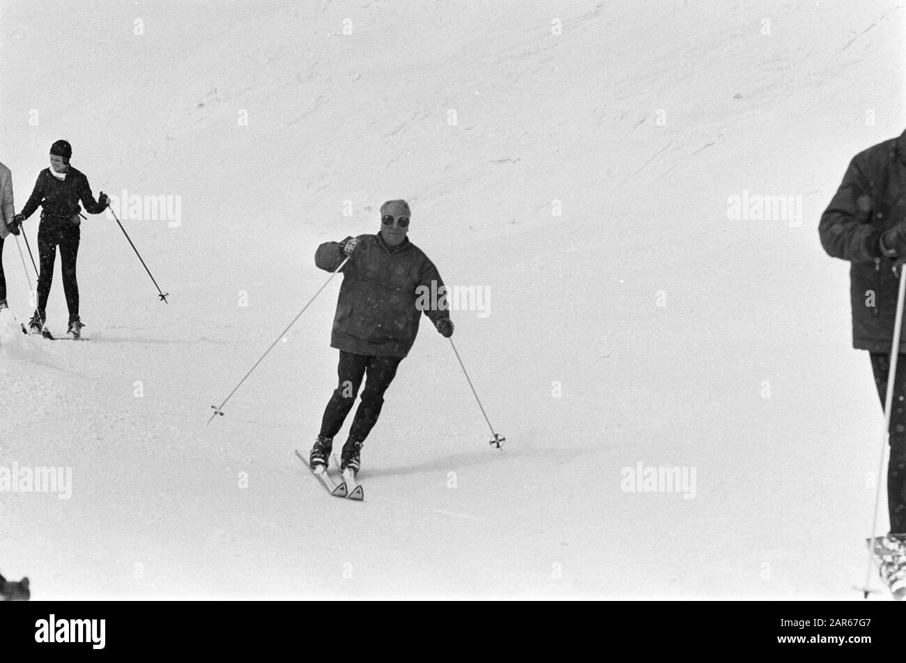 Royal family in Lech. Princess Beatrix and Prince Claus in the ski lift ...