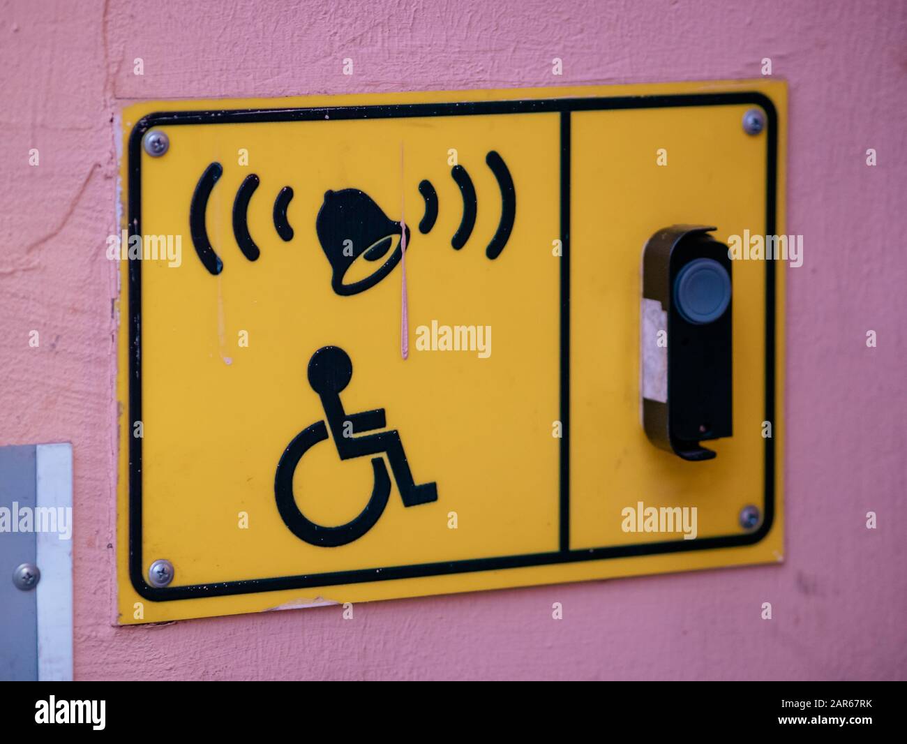 Intercom logo hi-res stock photography and images - Alamy