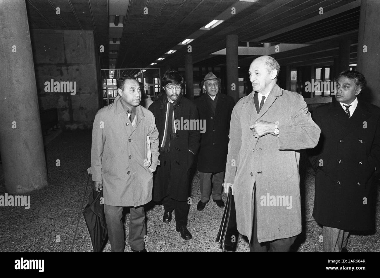 Short proceedings Manusama v The Hague; Manusama (2nd of r. in the ...