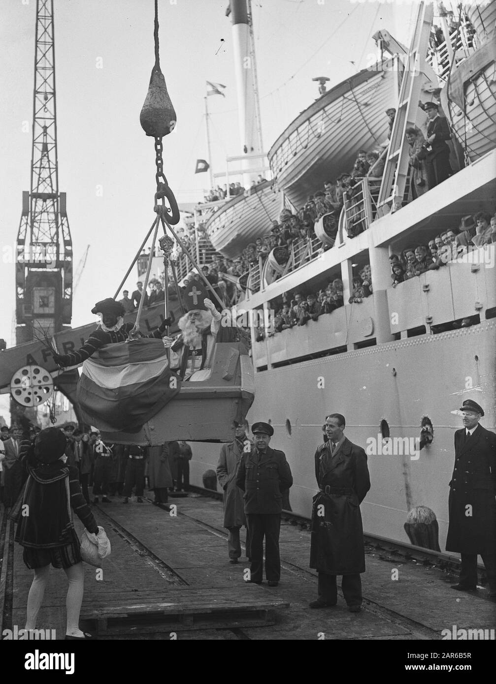Saint Nicholas and Zwarte Piet visit the emigrant ship de Groote Beer ...