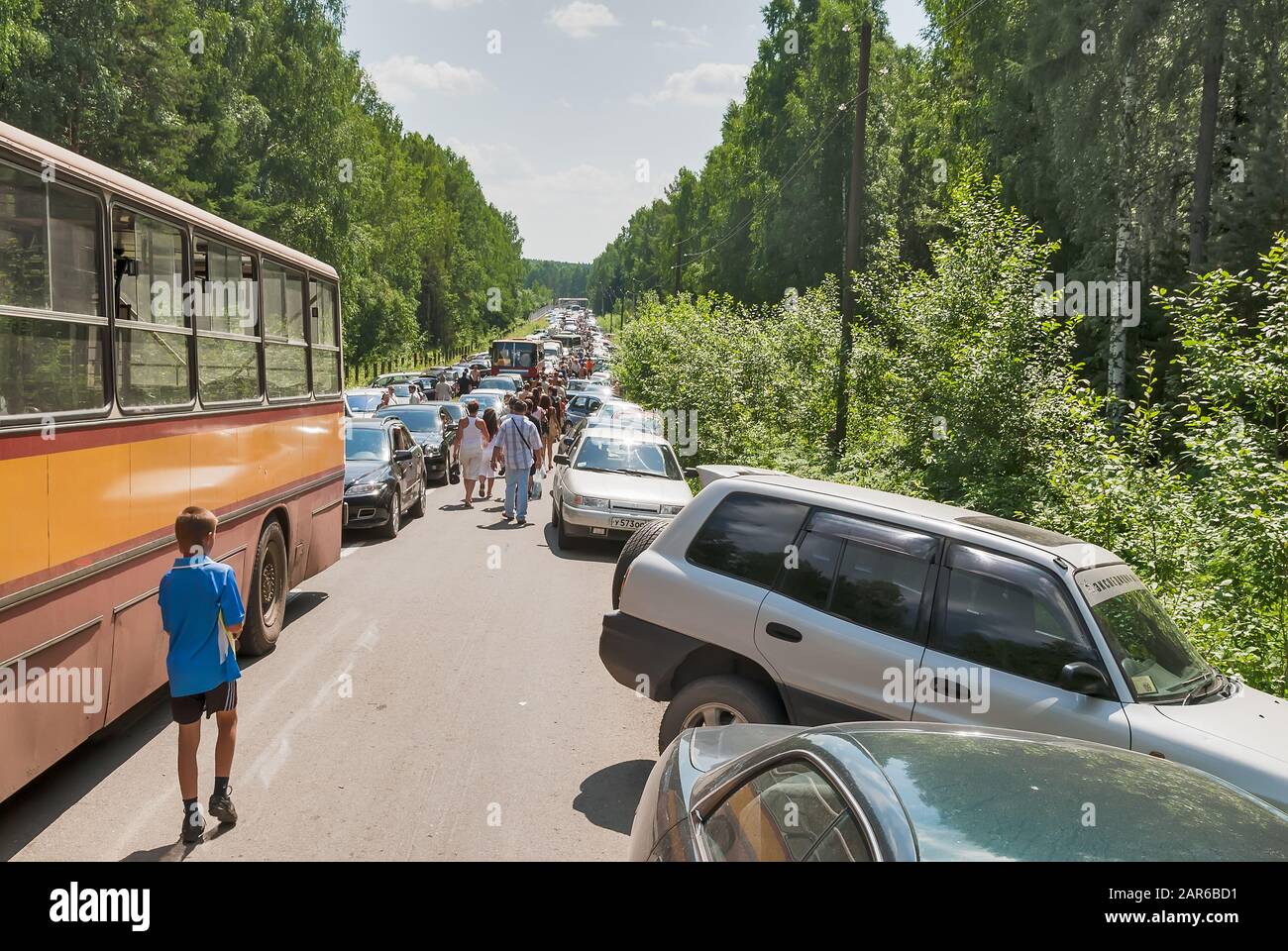 Traffic jam on road to military exhibition Stock Photo - Alamy