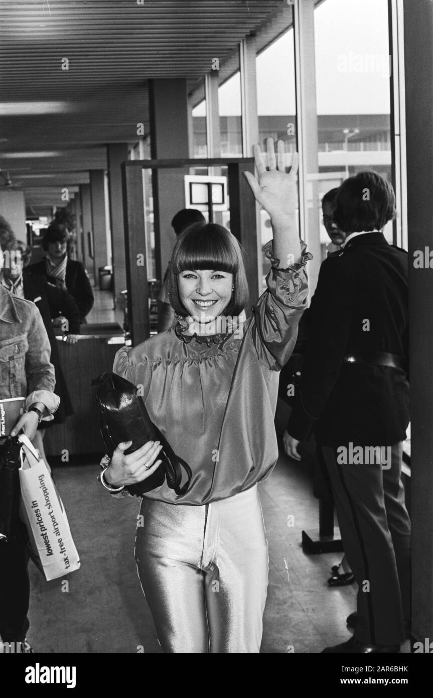 Linda Williams from Schiphol to Dublin left for participation ...