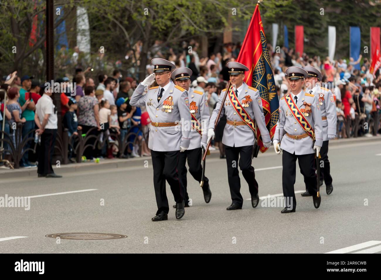 Russian military salute flag russia hi-res stock photography and images ...