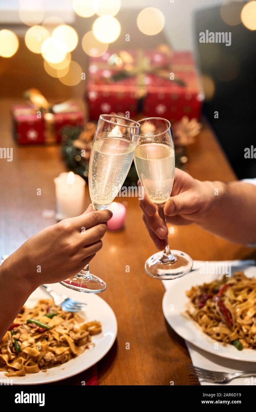 Young adult boyfriend and girlfriend having romantic dinner spending ...