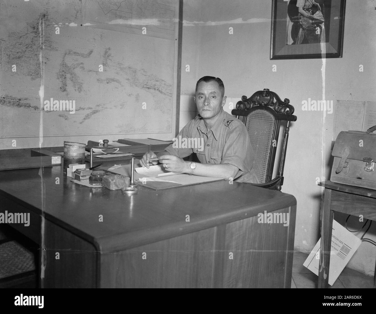 Lieutenant Colonel H.E.M. Bakhuys, commander Military Police, behind ...