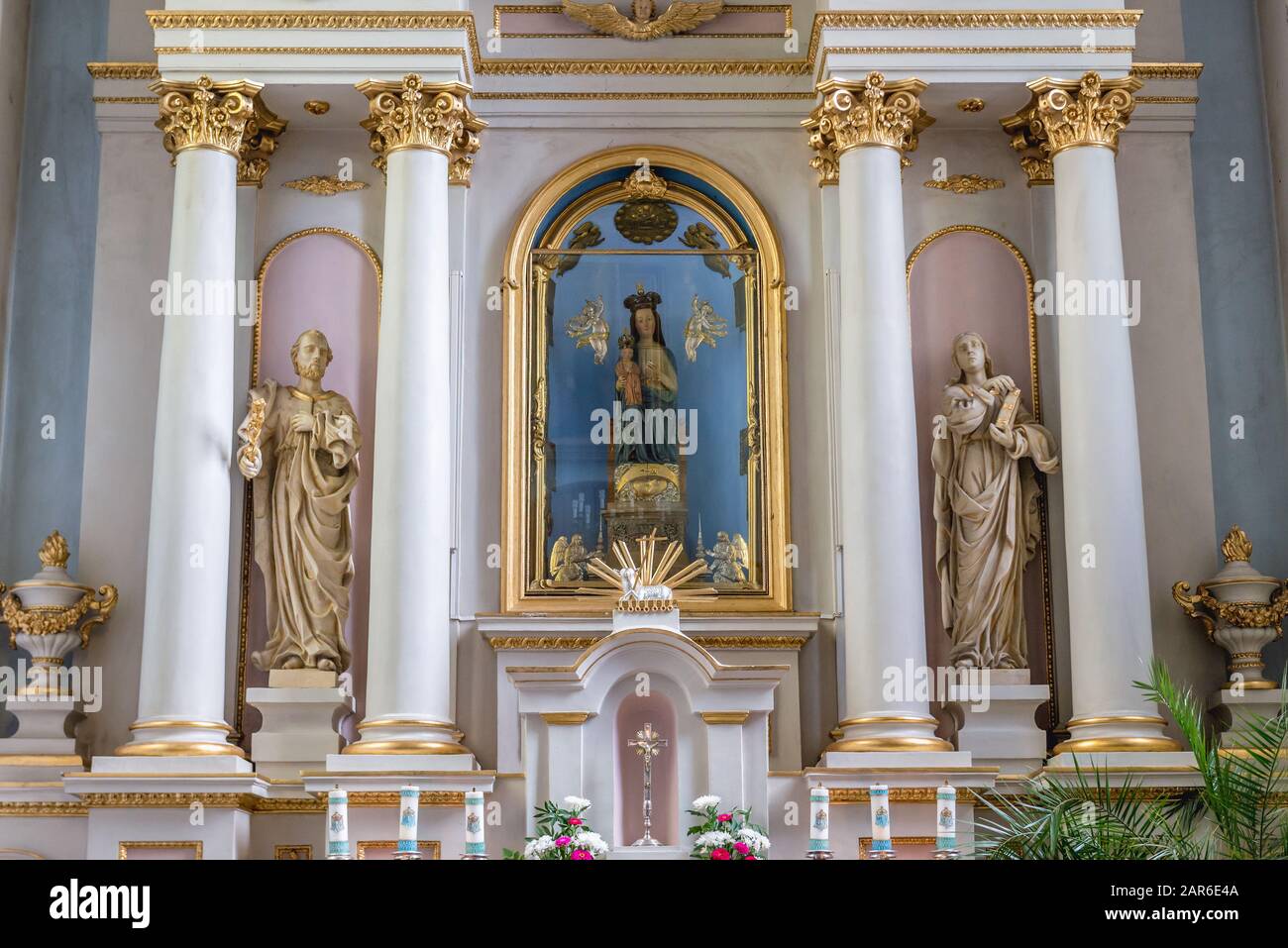 Miraculous statue hi-res stock photography and images - Alamy