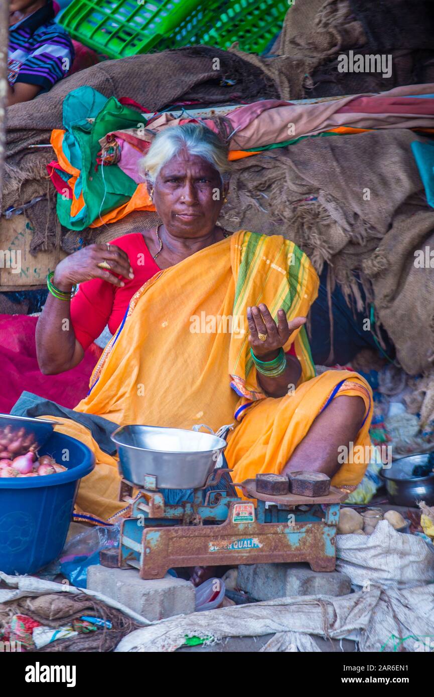 Mumbai dharavi hi-res stock photography and images - Alamy