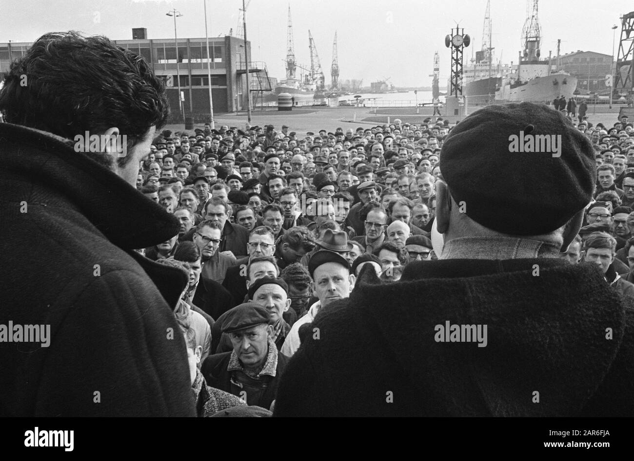 Metalworkers strike in Rotterdam, overviews Date: February 18, 1965 ...
