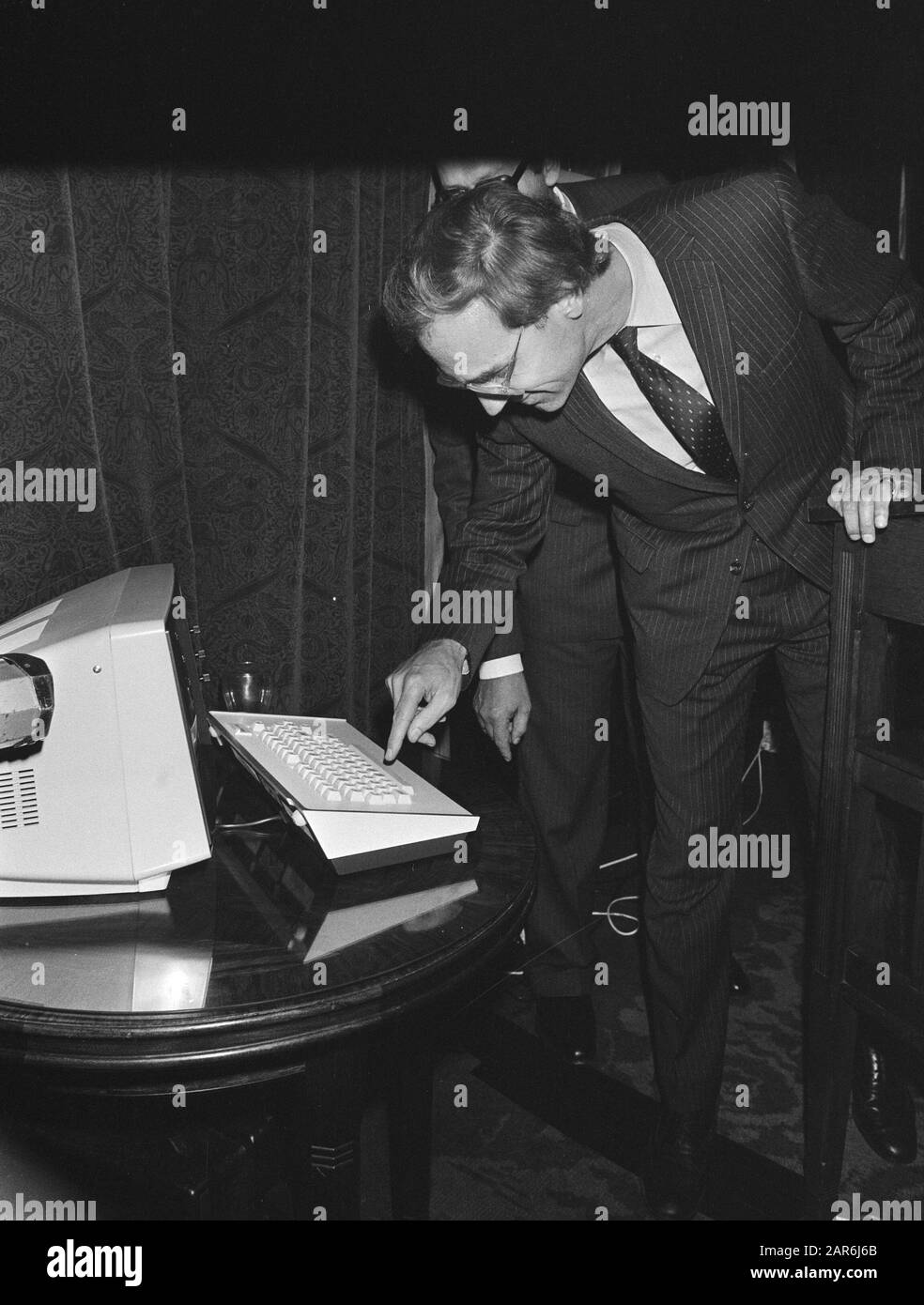 Ministers ruding hi-res stock photography and images - Alamy