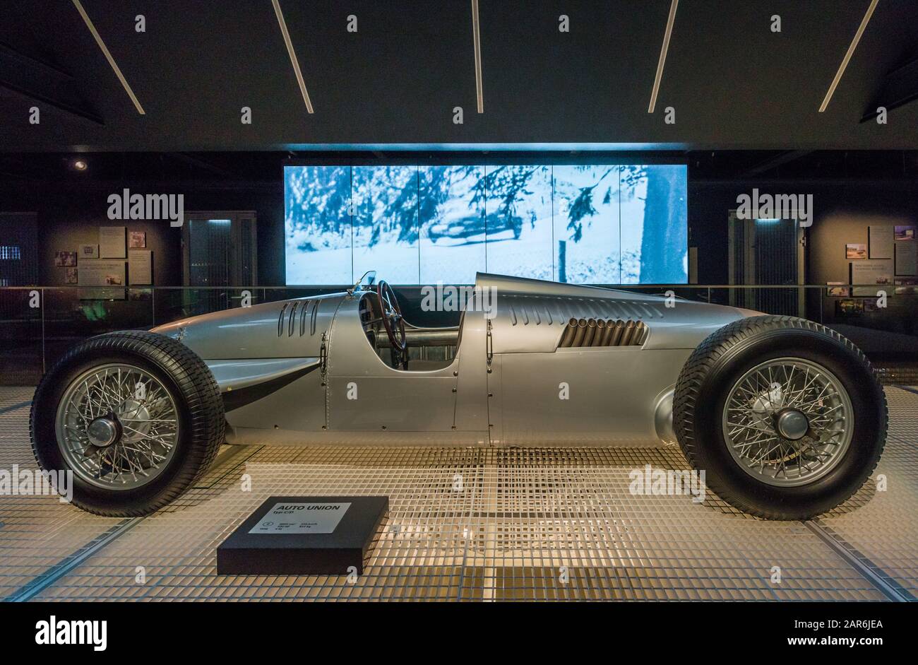 Nazi style hi-res stock photography and images - Alamy