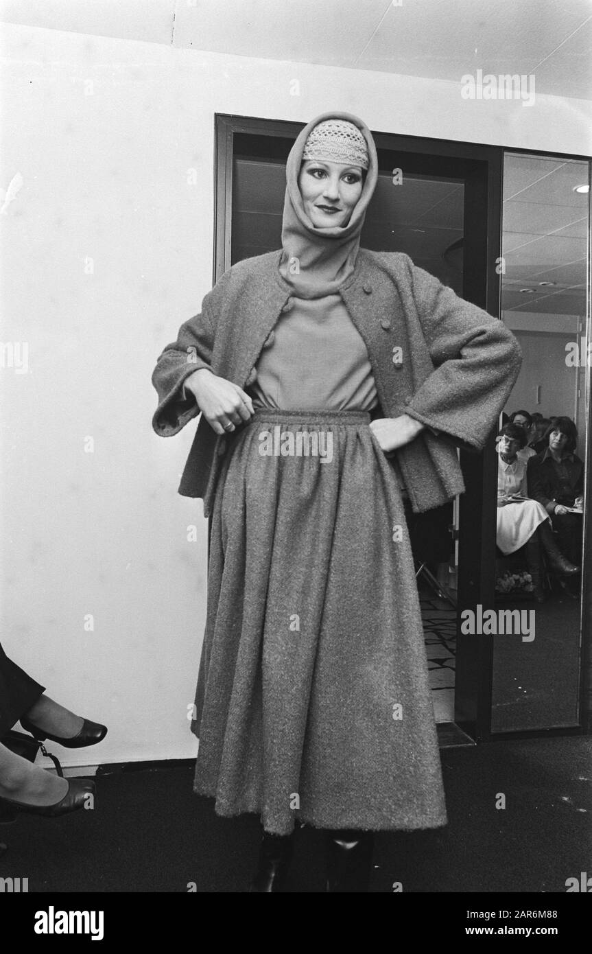 Fashion show at Edgar Vos Date: September 27, 1976 Location: Amsterdam ...