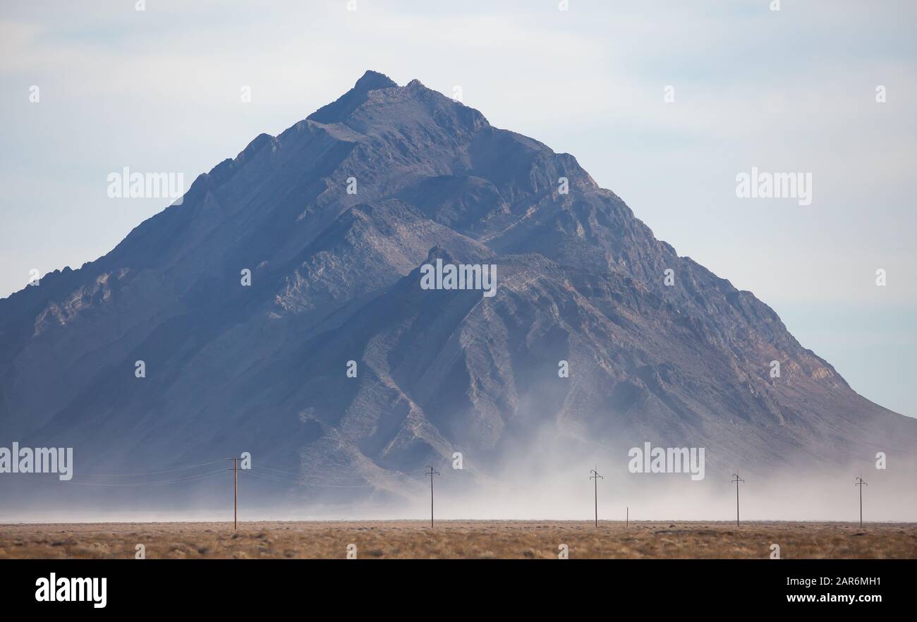 Dust storm in mojave desert hi-res stock photography and images - Alamy