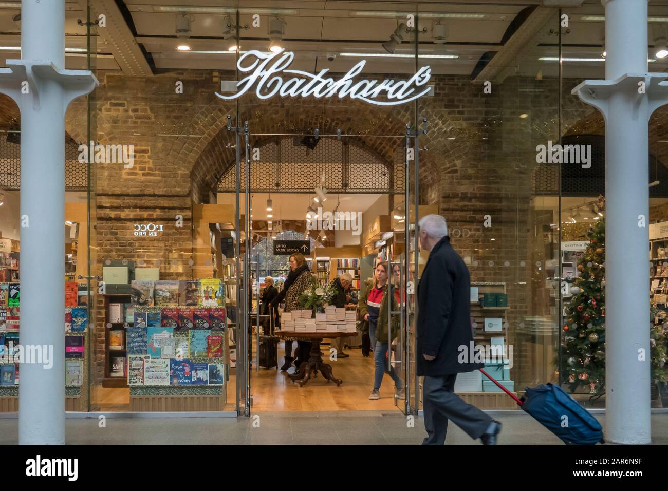 Hatchards Bookshop - Bookstores at St Pancras Station, London ...
