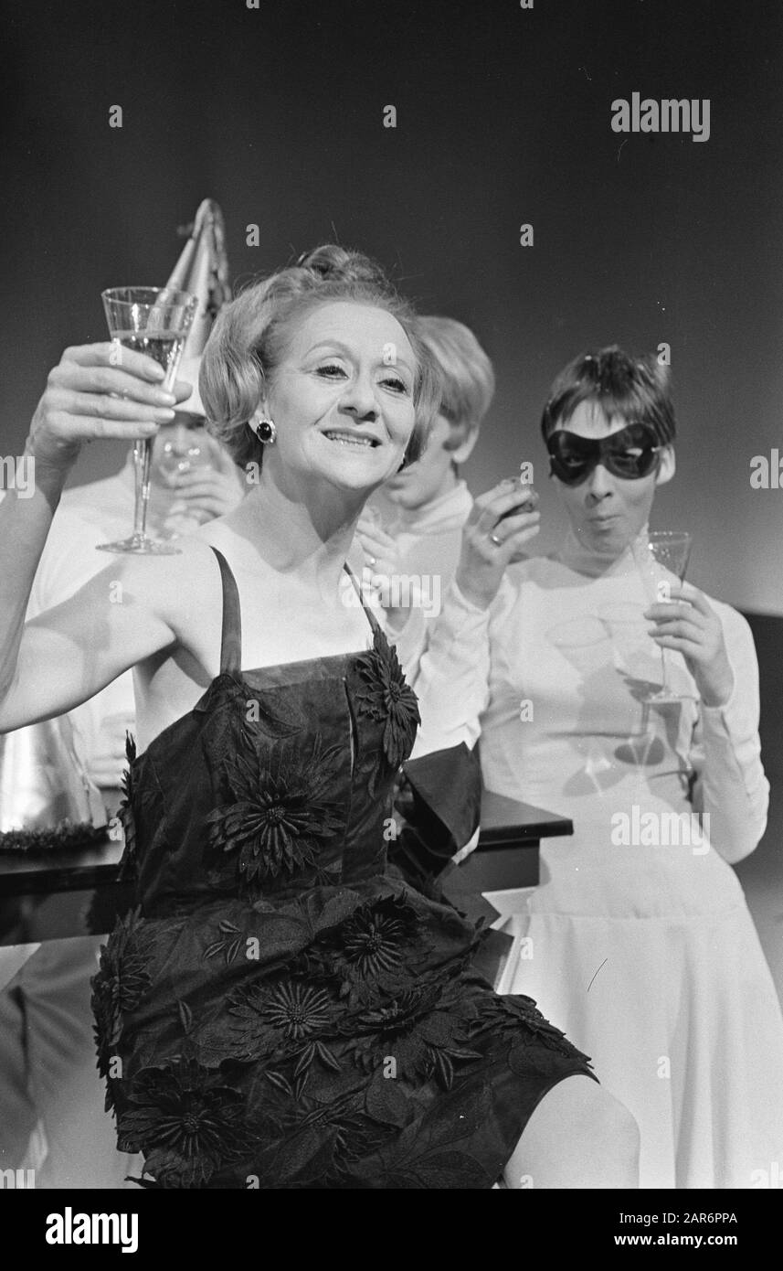 The changes tv show hi-res stock photography and images - Alamy