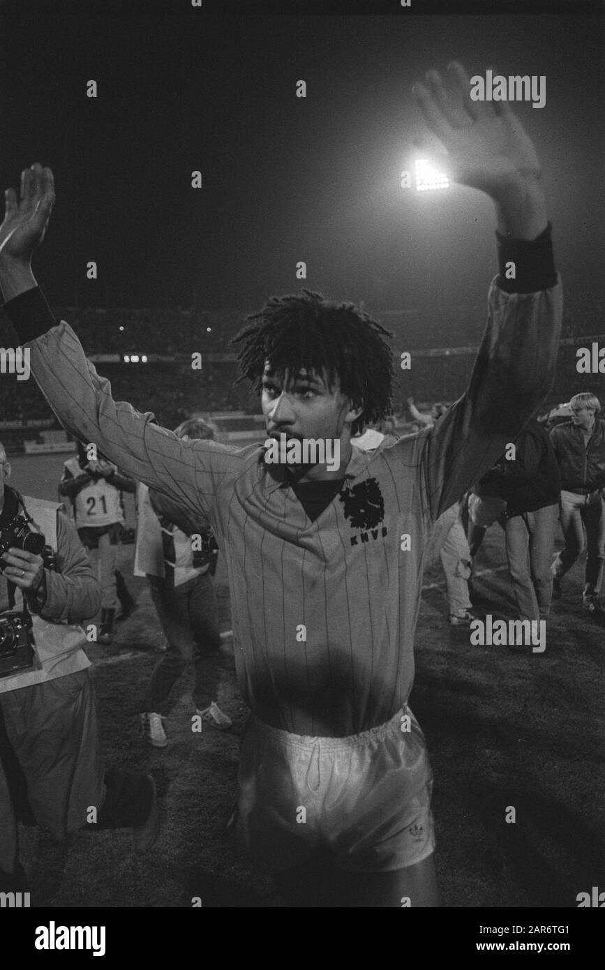 Netherlands against Malta 5-0, preliminary round EC-football; Ruud ...