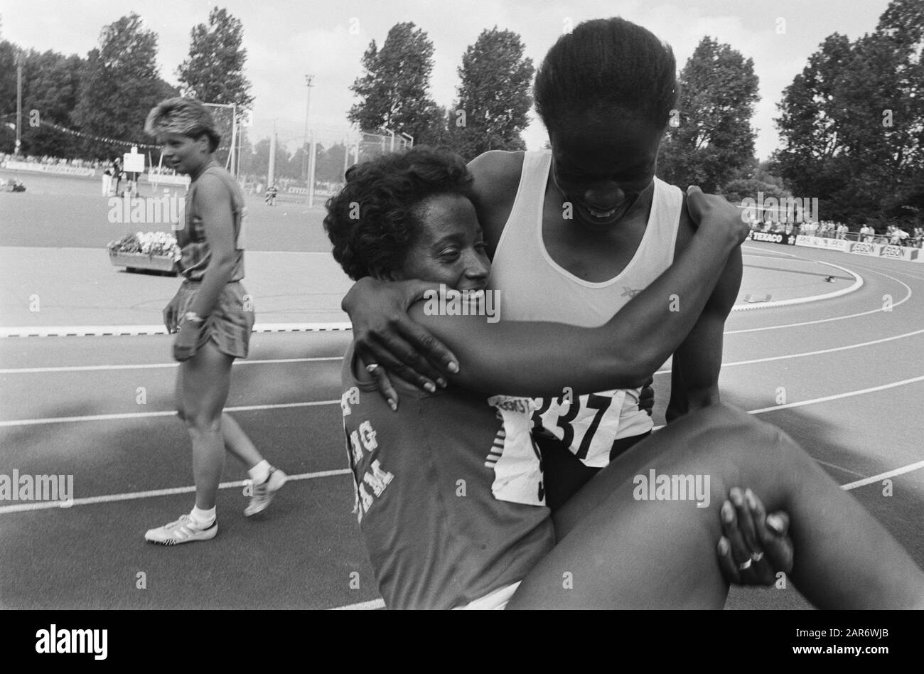 Nellie fierce cooman cries hi-res stock photography and images - Alamy