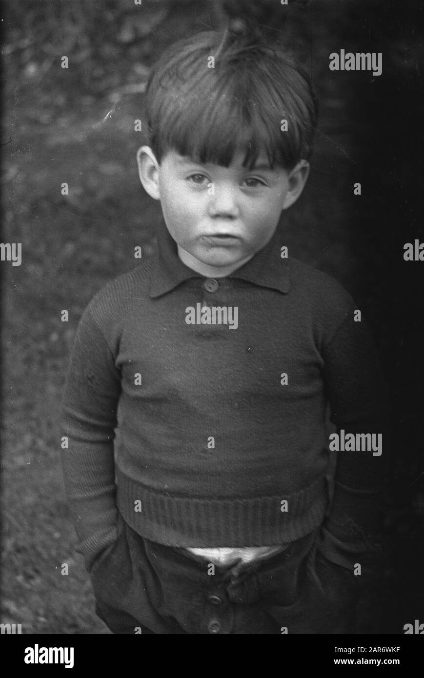 War refugees britain world war ii hi-res stock photography and images ...