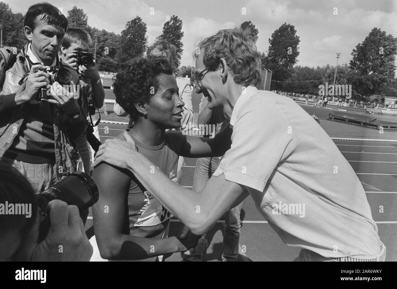 Nellie fierce cooman cries hi-res stock photography and images - Alamy