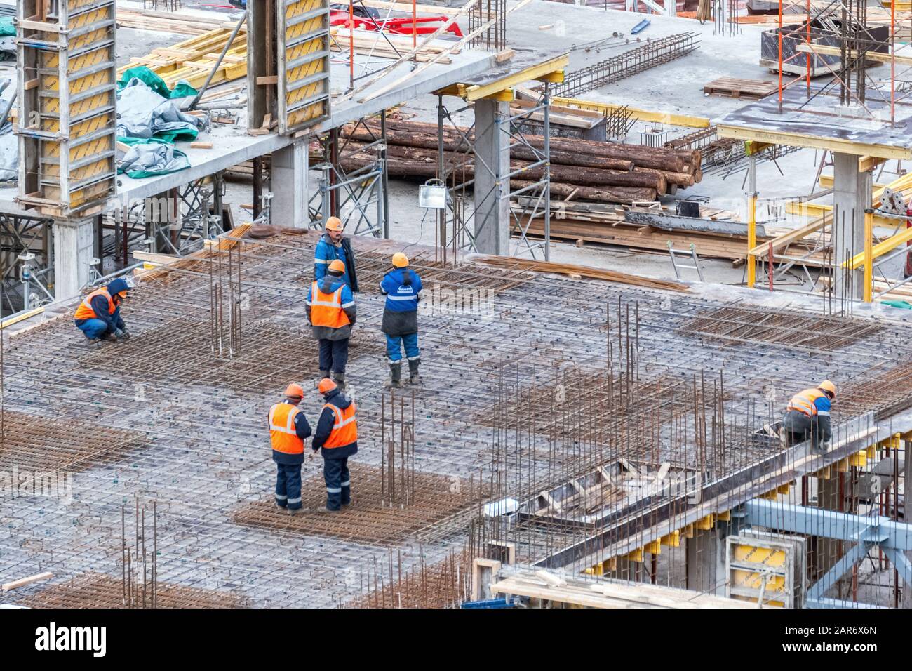 Rebar workers hi-res stock photography and images - Alamy