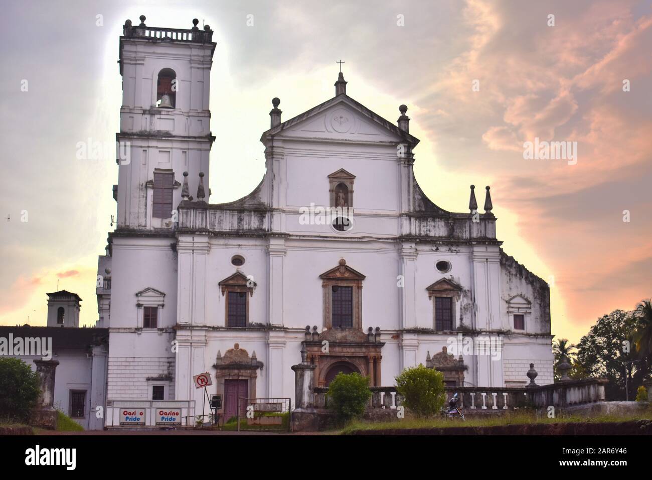 Se catedral de santarem hi-res stock photography and images - Alamy