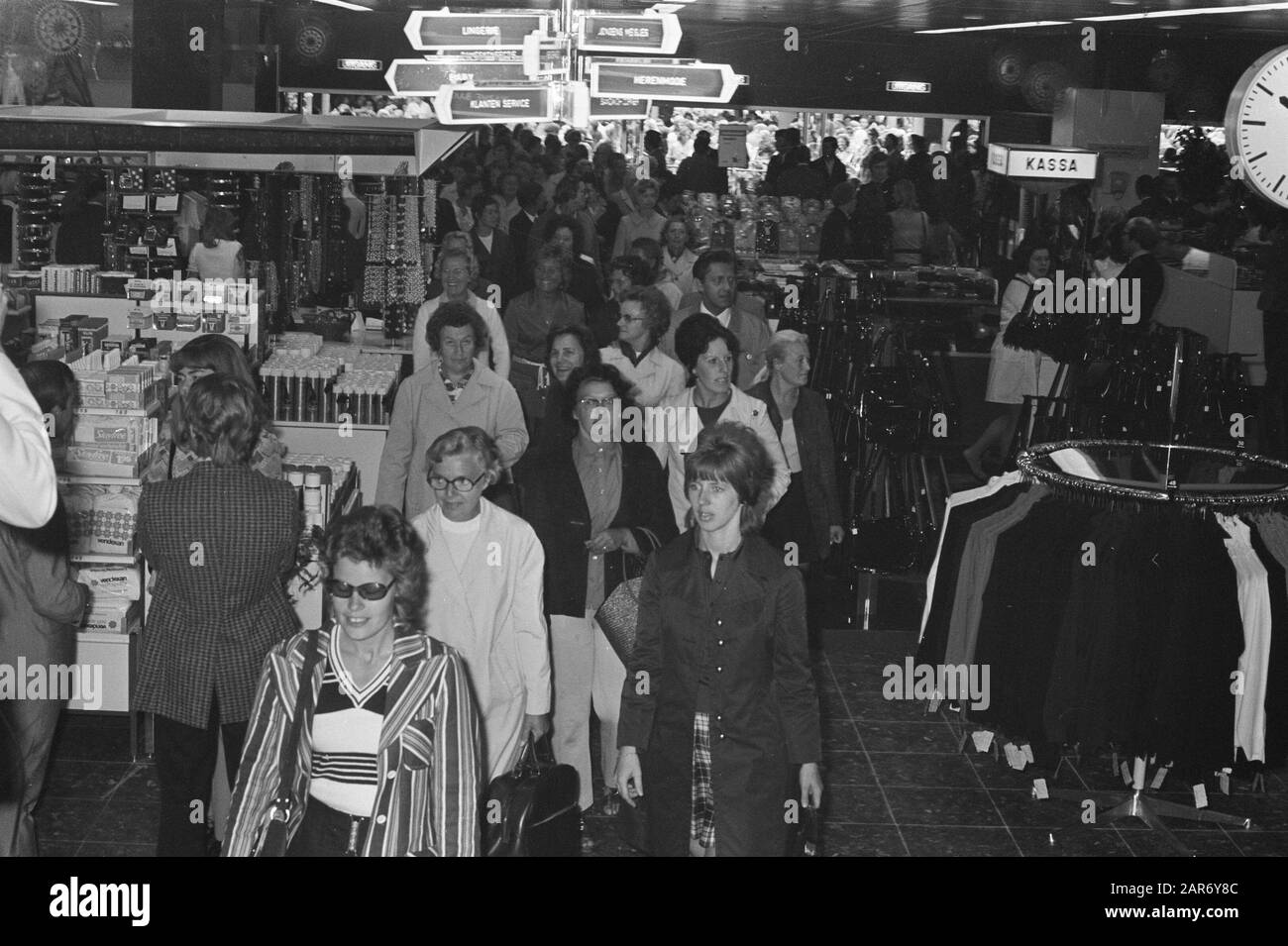 Dreesman opened hi-res stock photography and images - Alamy