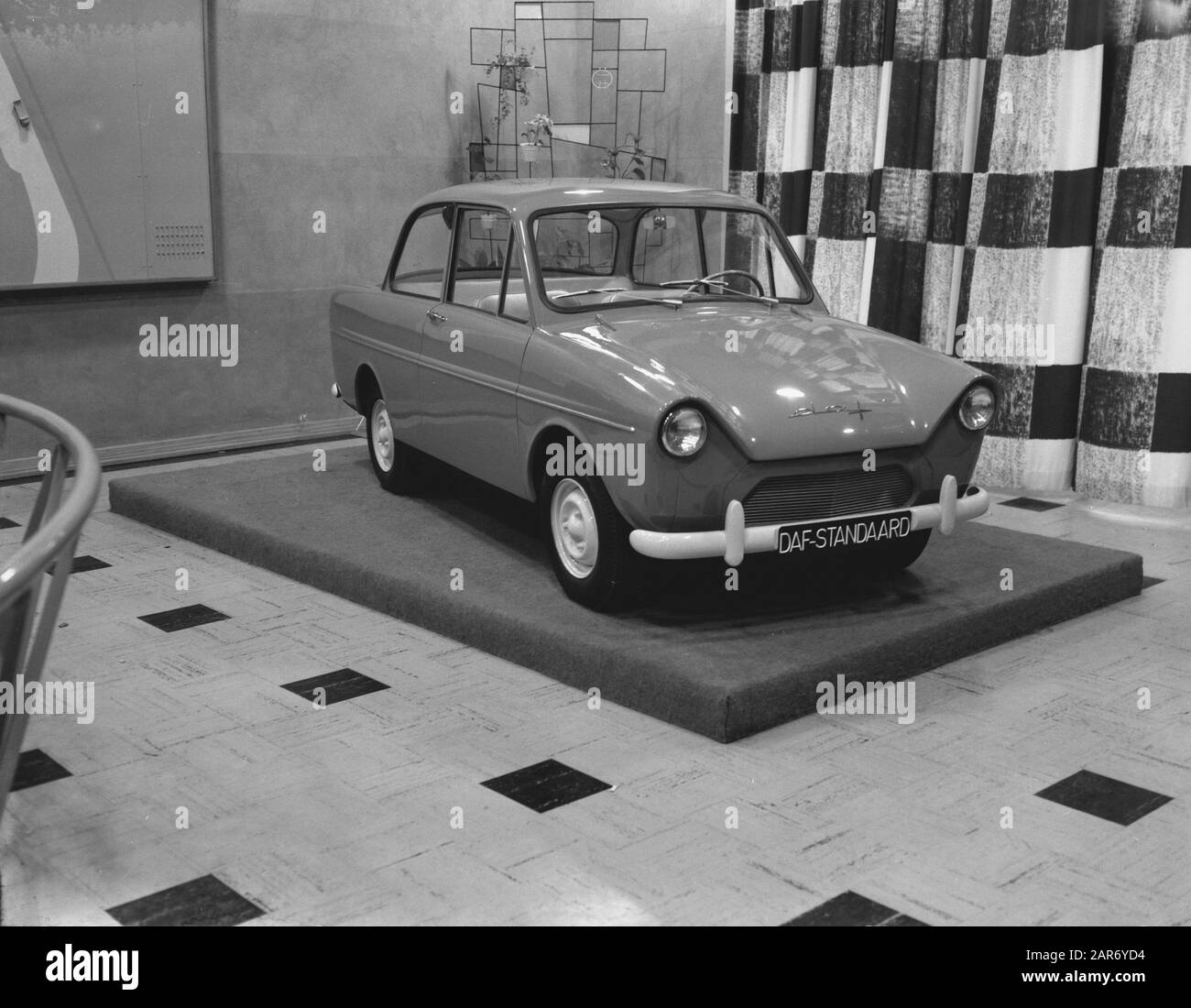 New DAF passenger car shown Date: 5 February 1958 Keywords: car Setting ...