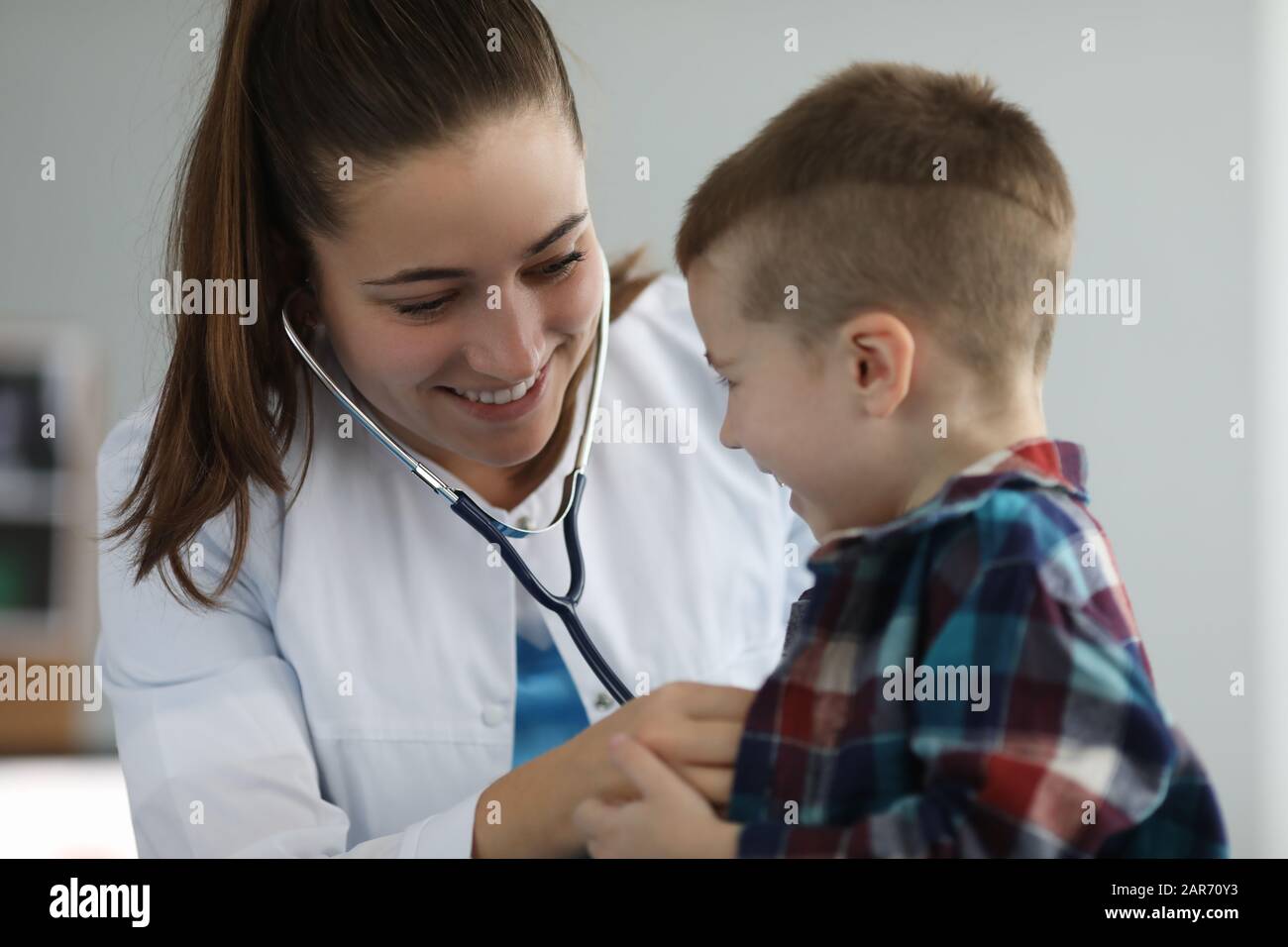 Little child in clinic office Stock Photo - Alamy
