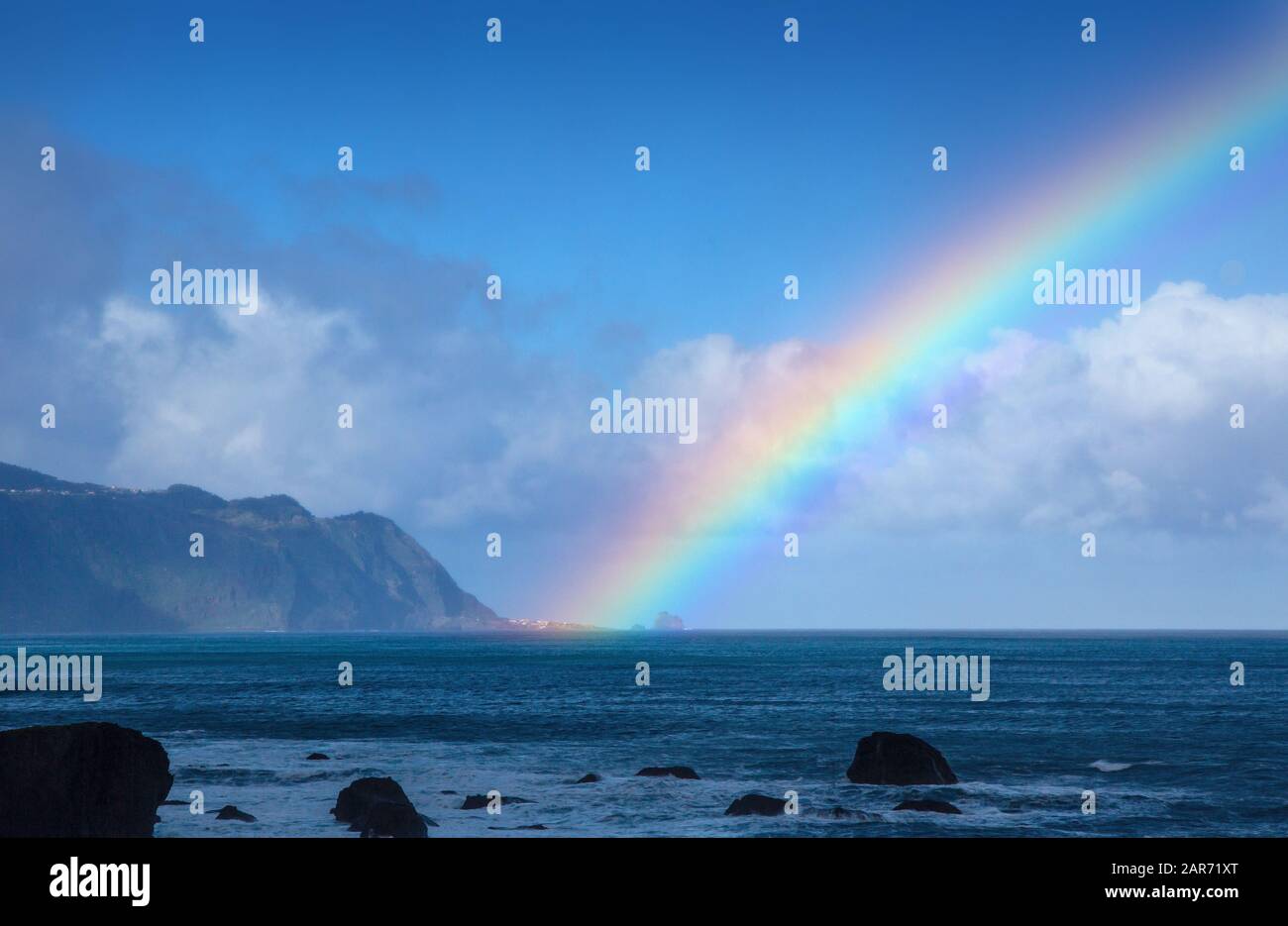 Atlantic sea rain drops hi-res stock photography and images - Alamy