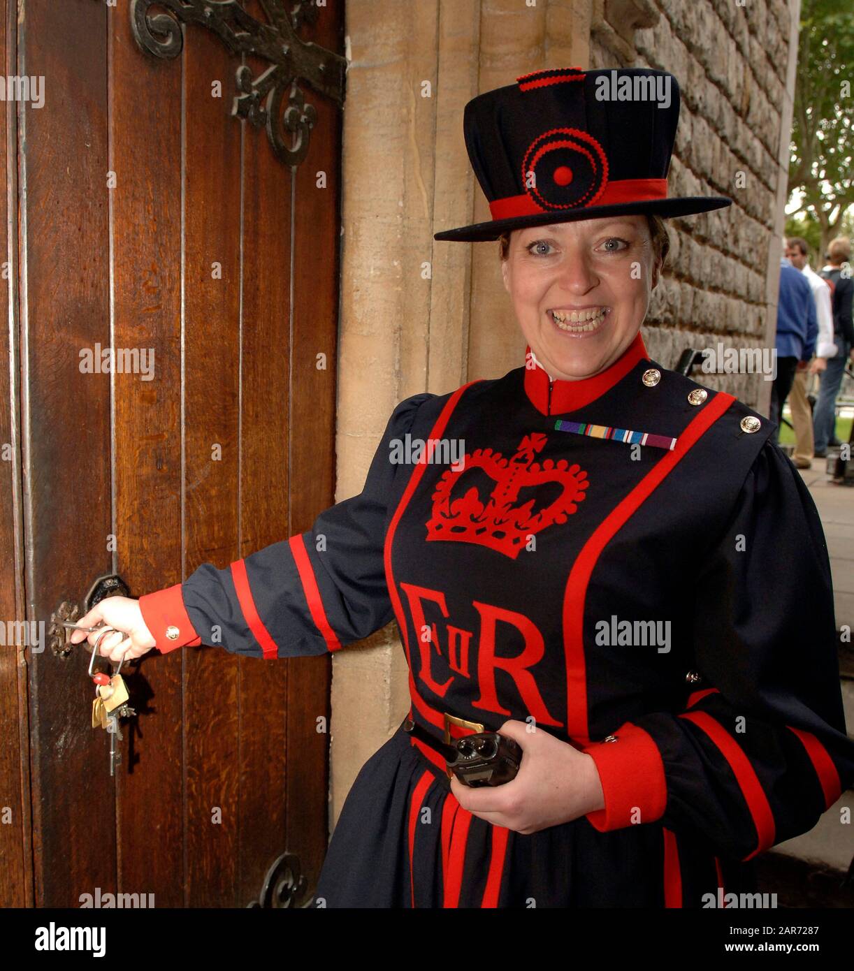 The first female yeoman warder beefeater hi-res stock photography and ...