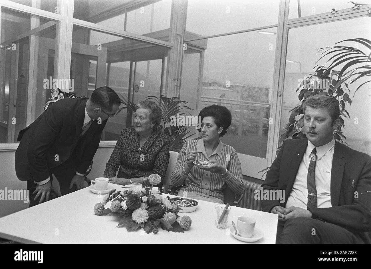 Award award awards, group portraits Date: October 1, 1968 Keywords ...