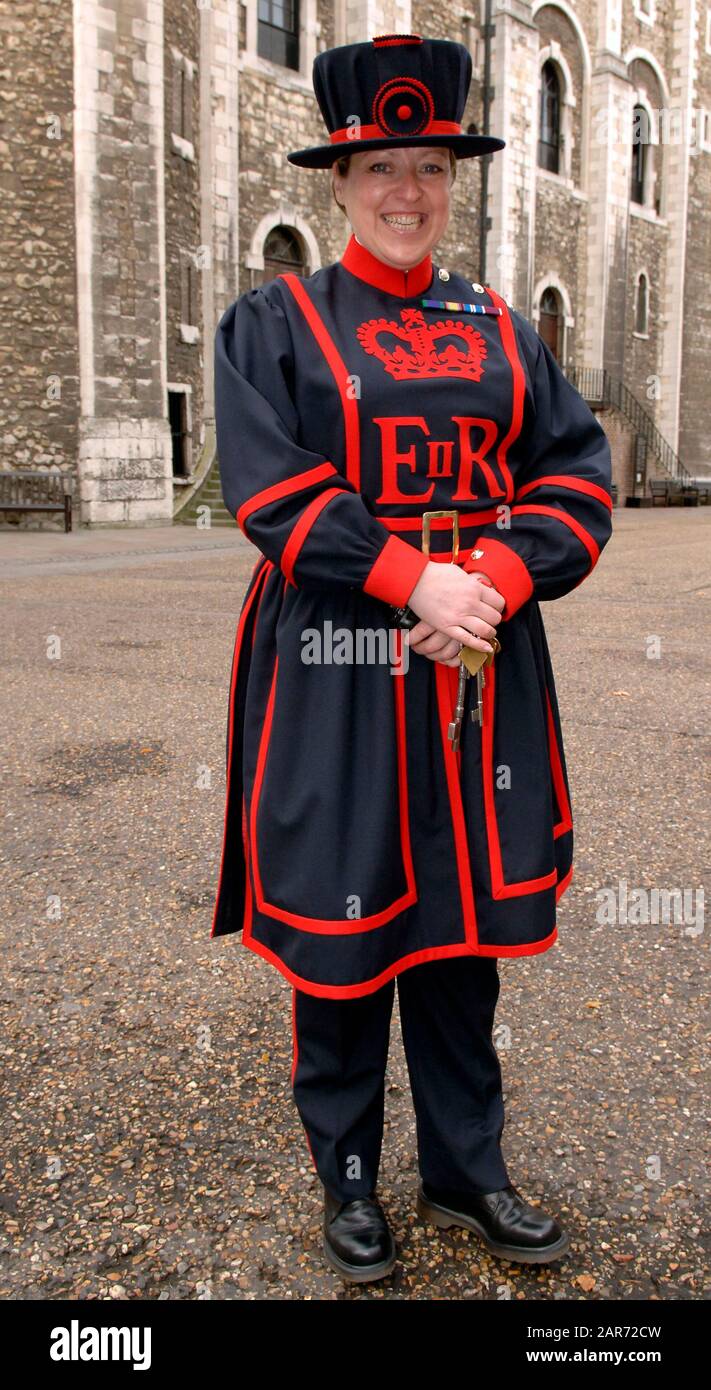 The first female yeoman warder beefeater hi-res stock photography and ...