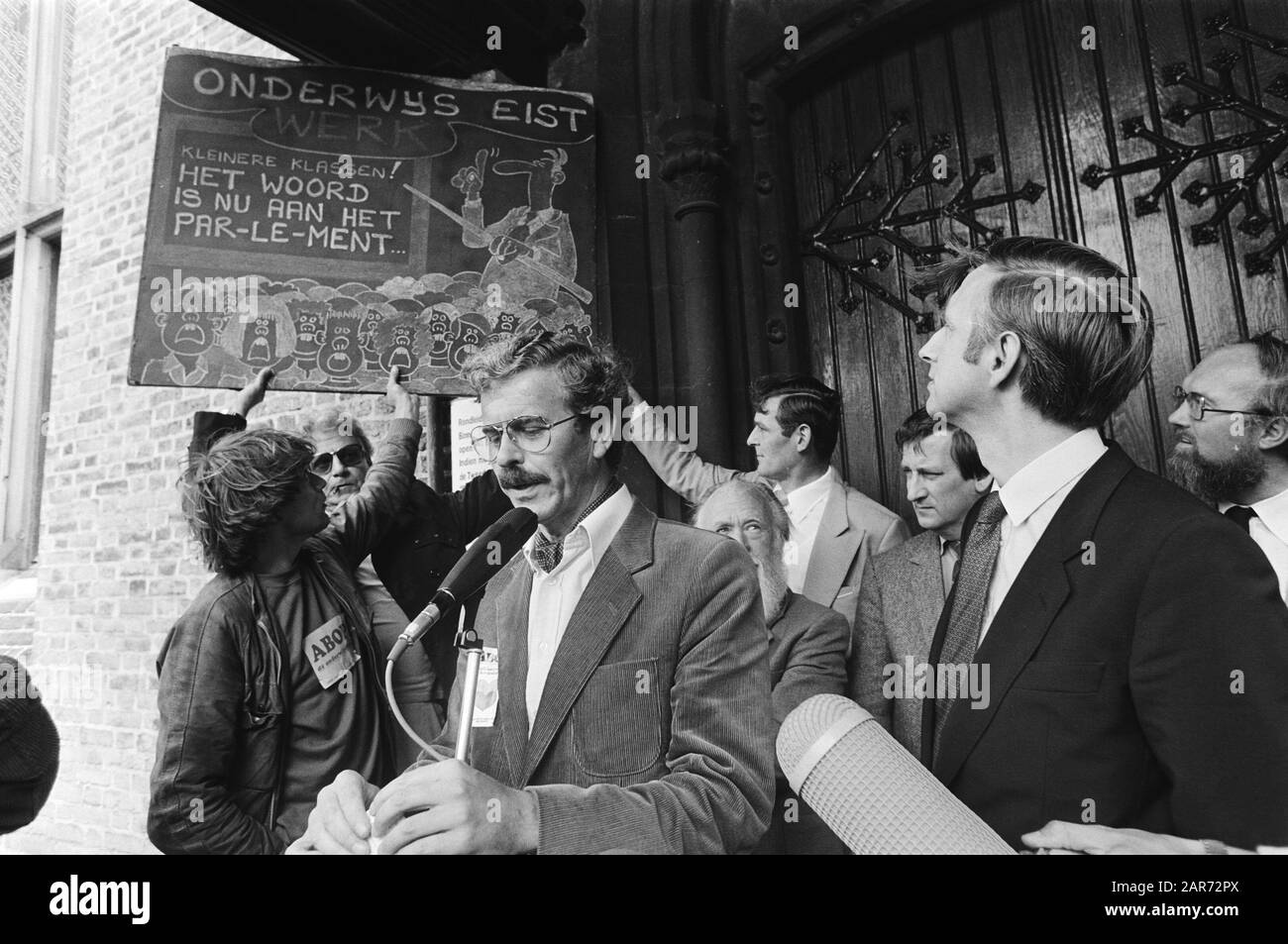 Teacher protesting Black and White Stock Photos & Images - Alamy