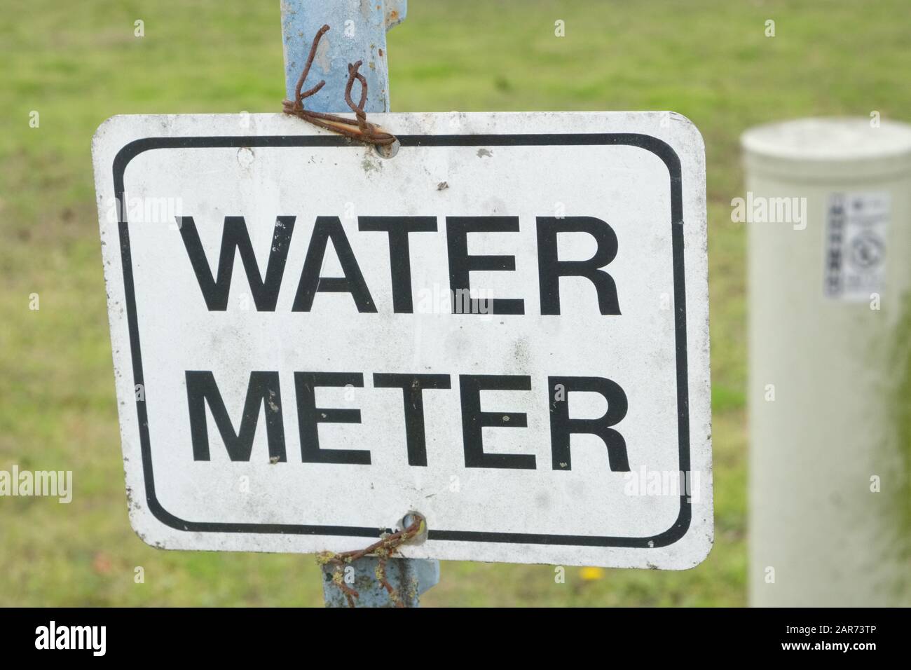 Water meter sign hi-res stock photography and images - Alamy