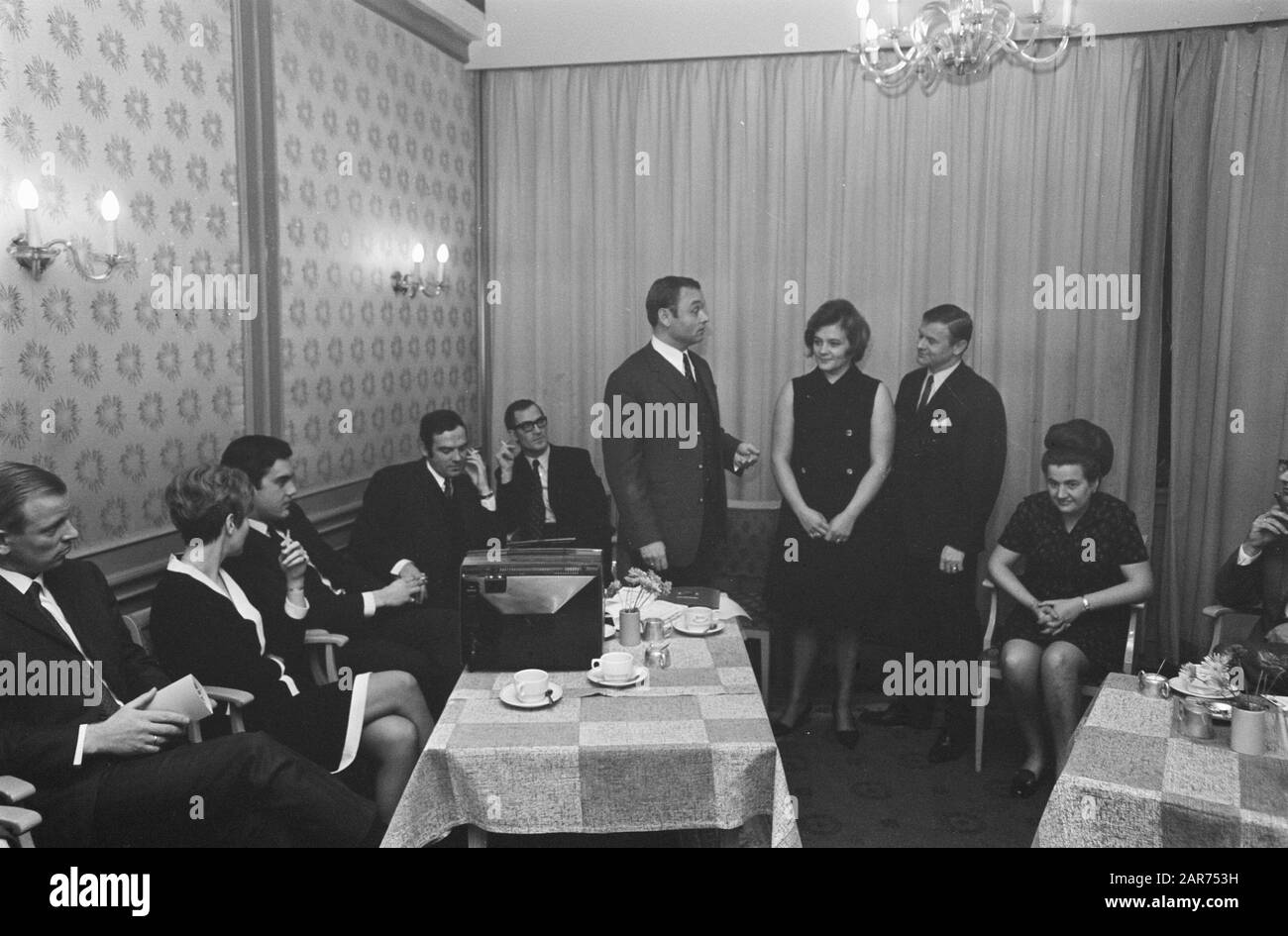 Bureau zimmerman Black and White Stock Photos & Images - Alamy