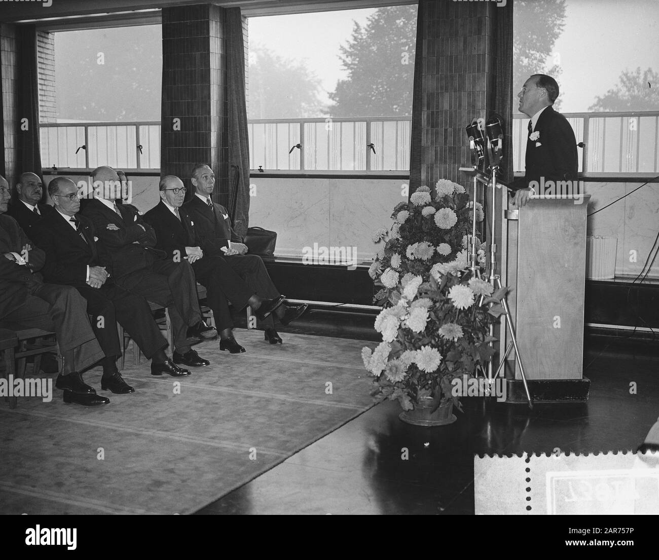 Appointed patron world broadcasting hi-res stock photography and images ...