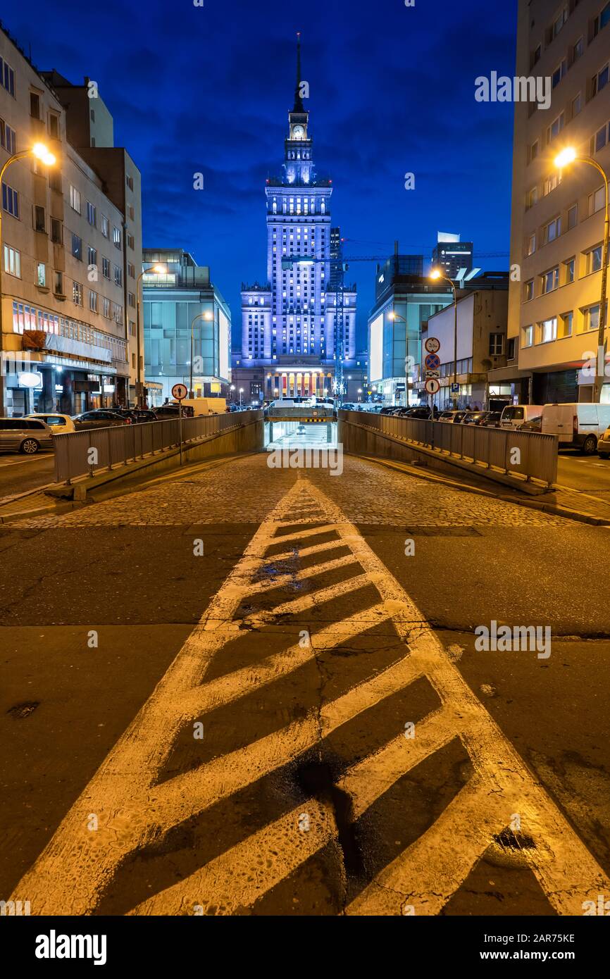 Vanishing point perspective hi-res stock photography and images - Alamy