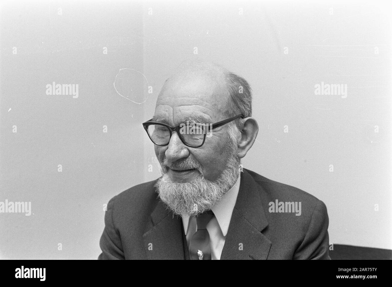 Elsevier prof Black and White Stock Photos & Images - Alamy